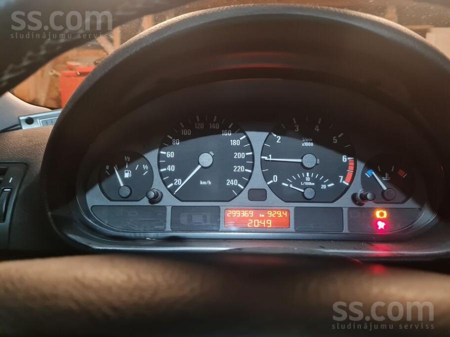 Melns BMW 316 2002 Valmiera, ar dzinēja tilpumu 1.80 L un nobraukumu 298 tūkst. km par 1700 €, foto 4 vietnē AUTOMOTO.COM.LV