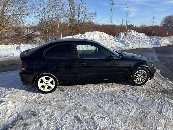 Black BMW 316 2003 in Siauliai, with an engine capacity of 1.60 L and mileage of 199 thousand km for 1200 €, photo 1 on AUTOMOTO.COM.LV