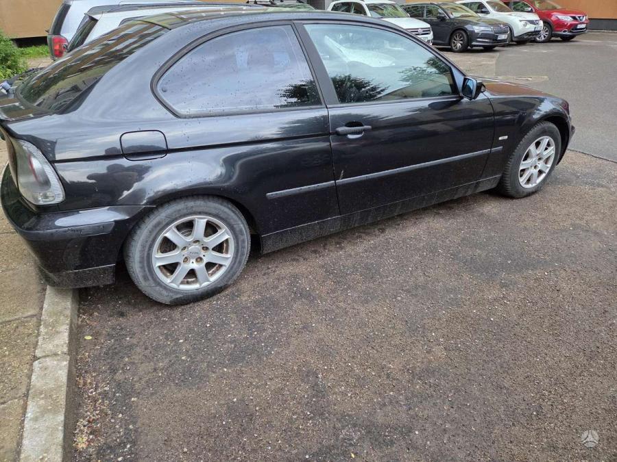 Black BMW 316 2003 in Vilnius, with an engine capacity of 1.80 L and mileage of 158 thousand km for 1800 €, photo 4 on AUTOMOTO.COM.LV
