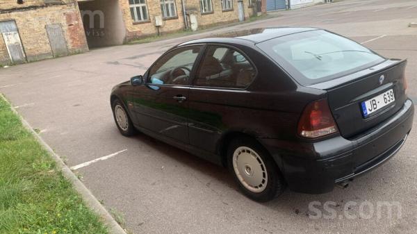 Black BMW 316 2004 in Liepaja, with an engine capacity of 1.60 L and mileage of 261 thousand km for 650 €, photo 3 on AUTOMOTO.COM.LV