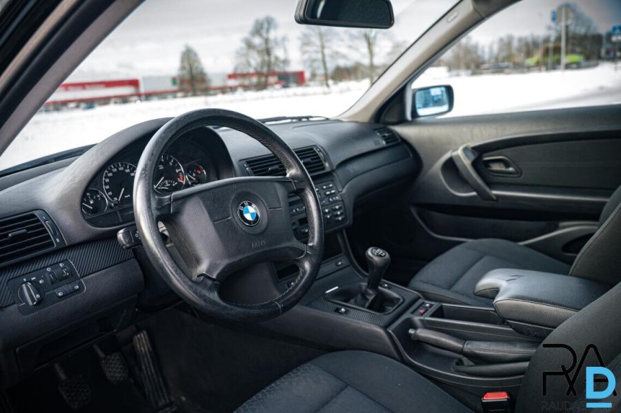 Black BMW 316 2004 in Riga, with an engine capacity of 1.80 L and mileage of 253 thousand km for 1990 €, photo 7 on AUTOMOTO.COM.LV