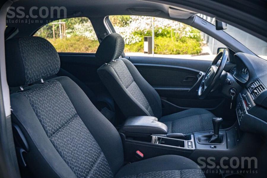 Black BMW 316 2004 in Riga, with an engine capacity of 1.80 L and mileage of 0 thousand km for 1990 €, photo 11 on AUTOMOTO.COM.LV