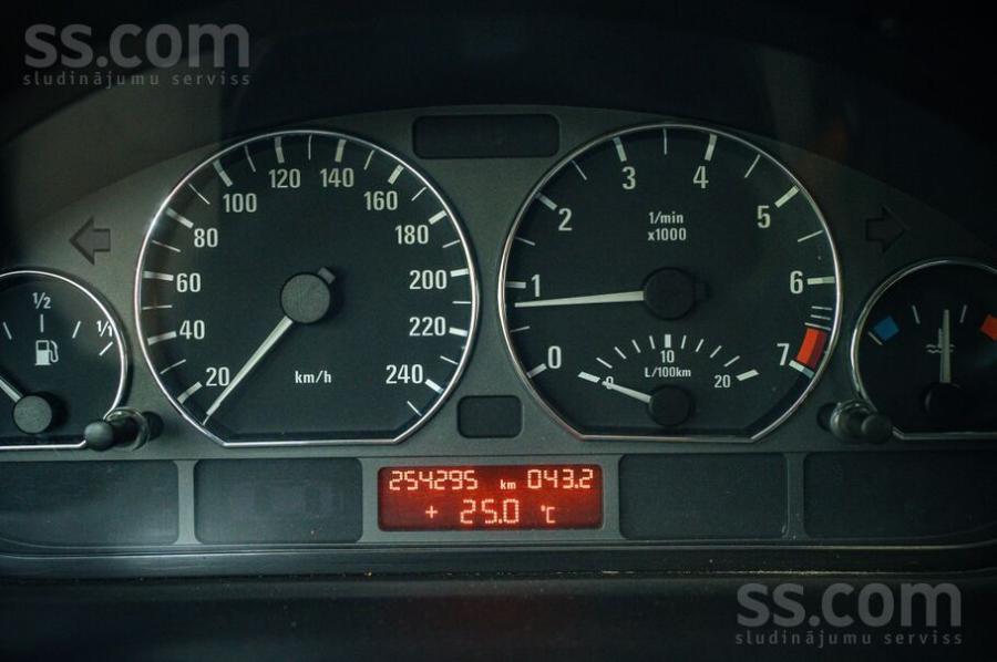 Black BMW 316 2004 in Riga, with an engine capacity of 1.80 L and mileage of 0 thousand km for 1990 €, photo 15 on AUTOMOTO.COM.LV