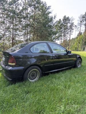 Black BMW 316 2004 in Riga, with an engine capacity of 2.50 L and mileage of 218 thousand km for 3200 €, photo 3 on AUTOMOTO.COM.LV