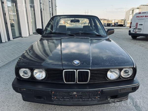Melns BMW 316 1990 Tallina, ar dzinēja tilpumu 1.60 L un nobraukumu 209 tūkst. km par 5980 €, foto 2 vietnē AUTOMOTO.COM.LV