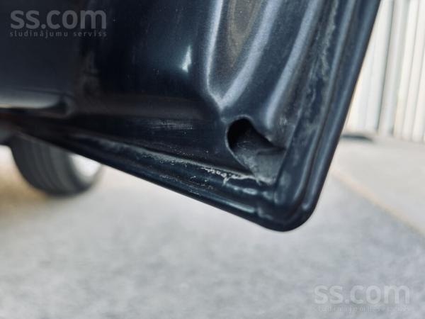 Black BMW 316 1990 in Tallinn, with an engine capacity of 1.60 L and mileage of 209 thousand km for 5980 €, photo 8 on AUTOMOTO.COM.LV