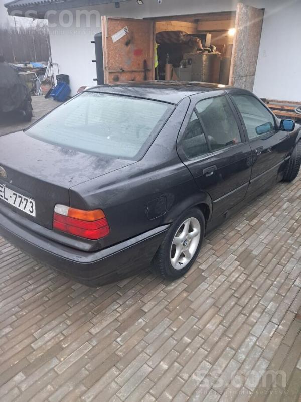 Melns BMW 316 1991 Ogre, ar dzinēja tilpumu 1.60 L un nobraukumu 155 tūkst. km par 1850 €, foto 1 vietnē AUTOMOTO.COM.LV