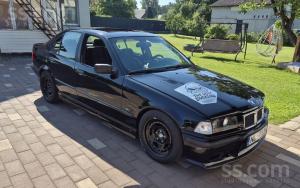 Melns BMW 316 1994 Rīga, ar dzinēja tilpumu 2.50 L un nobraukumu 318 tūkst. km par 9800 €, foto  vietnē AUTOMOTO.COM.LV