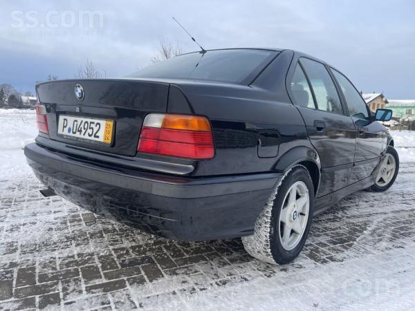 Melns BMW 316 1995 Rīga, ar dzinēja tilpumu 1.60 L un nobraukumu 274 tūkst. km par 3450 €, foto 2 vietnē AUTOMOTO.COM.LV