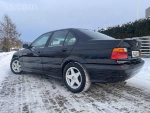 Melns BMW 316 1995 Rīga, ar dzinēja tilpumu 1.60 L un nobraukumu 274 tūkst. km par 3450 €, foto 4 vietnē AUTOMOTO.COM.LV