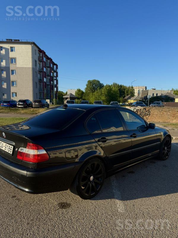 Black BMW 316 2005 in Riga, with an engine capacity of 1.80 L and mileage of 277 thousand km for 1700 €, photo 3 on AUTOMOTO.COM.LV