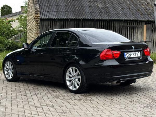 Black BMW 316 2010 in Riga, with an engine capacity of 2.00 L and mileage of 280 thousand km for 4750 €, photo 5 on AUTOMOTO.COM.LV