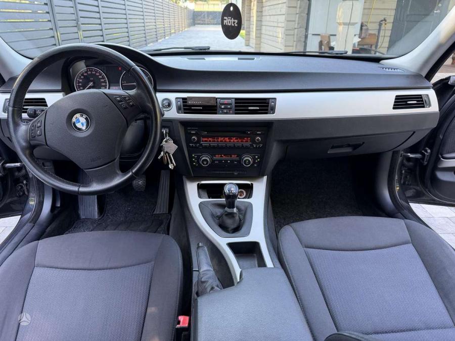 Melns BMW 316 2010 Viļņa, ar dzinēja tilpumu 2.00 L un nobraukumu 343 tūkst. km par 3300 €, foto 14 vietnē AUTOMOTO.COM.LV