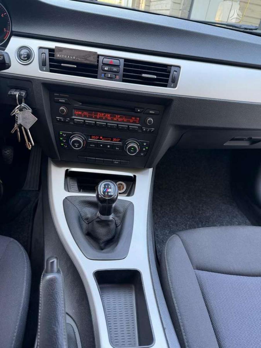 Melns BMW 316 2010 Viļņa, ar dzinēja tilpumu 2.00 L un nobraukumu 343 tūkst. km par 3300 €, foto 15 vietnē AUTOMOTO.COM.LV