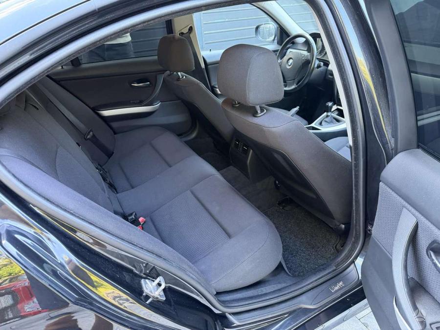 Melns BMW 316 2010 Viļņa, ar dzinēja tilpumu 2.00 L un nobraukumu 343 tūkst. km par 3300 €, foto 18 vietnē AUTOMOTO.COM.LV