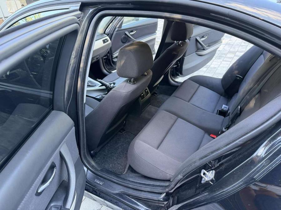 Melns BMW 316 2010 Viļņa, ar dzinēja tilpumu 2.00 L un nobraukumu 343 tūkst. km par 3300 €, foto 19 vietnē AUTOMOTO.COM.LV
