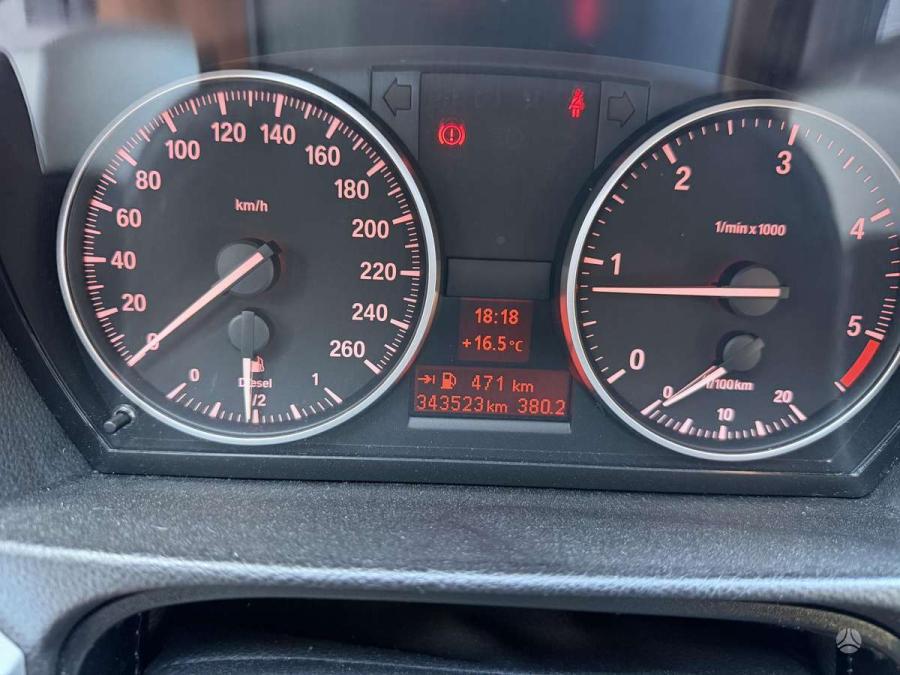 Melns BMW 316 2010 Viļņa, ar dzinēja tilpumu 2.00 L un nobraukumu 343 tūkst. km par 3300 €, foto 24 vietnē AUTOMOTO.COM.LV