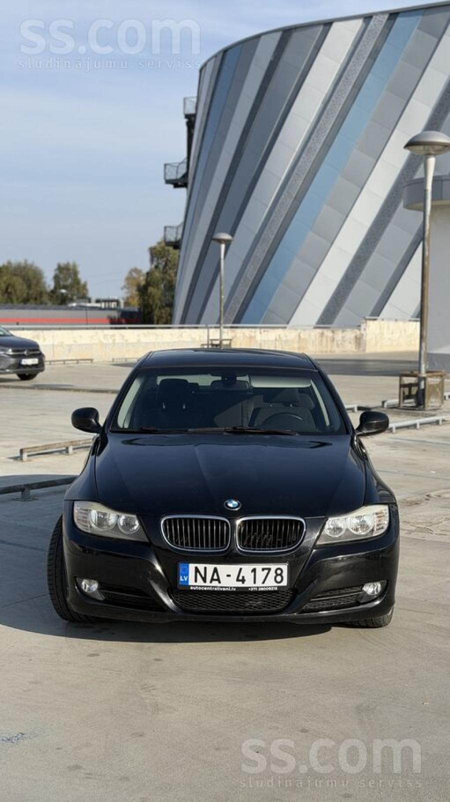 Black BMW 316 2010 in Riga, with an engine capacity of 2.00 L and mileage of 262 thousand km for 4100 €, photo 3 on AUTOMOTO.COM.LV