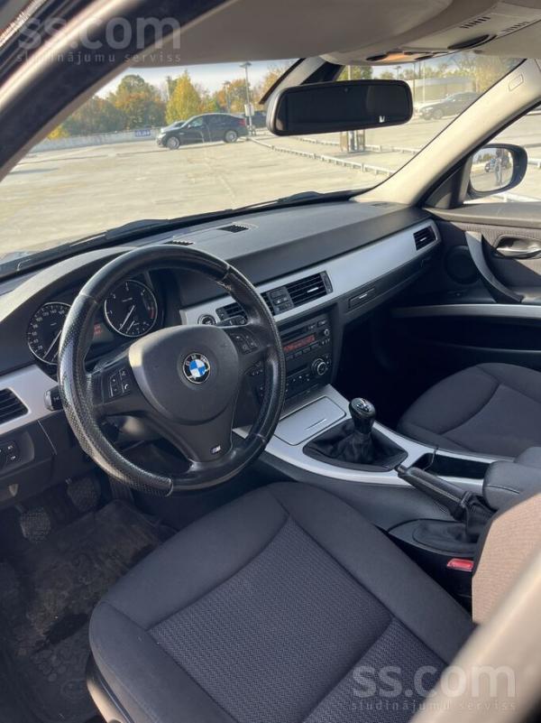Black BMW 316 2010 in Riga, with an engine capacity of 2.00 L and mileage of 262 thousand km for 4100 €, photo 6 on AUTOMOTO.COM.LV