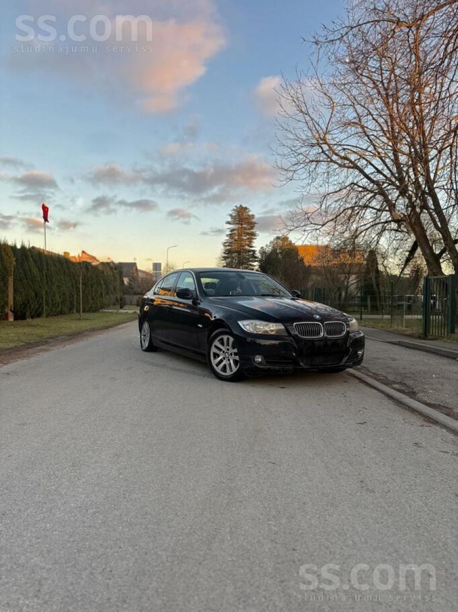 Black BMW 316 2011 in Riga, with an engine capacity of 2.00 L and mileage of 308 thousand km for 4400 €, photo 2 on AUTOMOTO.COM.LV