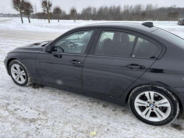 Black BMW 316 2012 in Kaunas, with an engine capacity of 2.00 L and mileage of 326 thousand km for 8900 €, photo 8 on AUTOMOTO.COM.LV