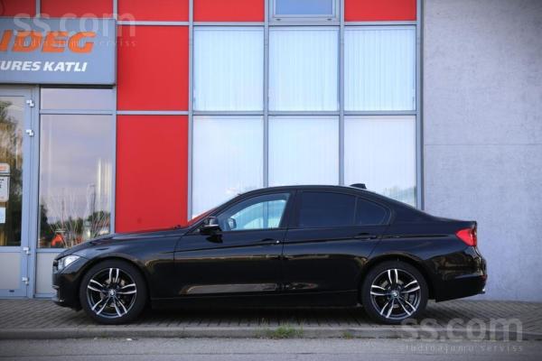 Black BMW 316 2012 in Riga, with an engine capacity of 2.00 L and mileage of 230 thousand km for 6995 €, photo 2 on AUTOMOTO.COM.LV
