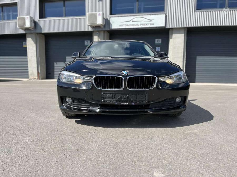 Black BMW 316 2013 in Siauliai, with an engine capacity of 2.00 L and mileage of 240 thousand km for 5900 €, photo 3 on AUTOMOTO.COM.LV