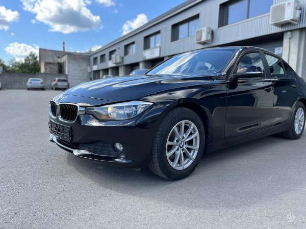 Black BMW 316 2013 in Siauliai, with an engine capacity of 2.00 L and mileage of 240 thousand km for 5900 €, photo 3 on AUTOMOTO.COM.LV