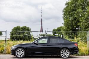 Black BMW 316 2013 in Riga, with an engine capacity of 2.00 L and mileage of 355 thousand km for 8590 €, photo 5 on AUTOMOTO.COM.LV