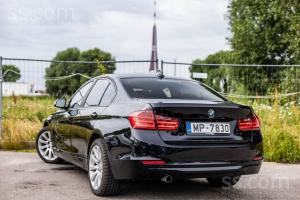 Black BMW 316 2013 in Riga, with an engine capacity of 2.00 L and mileage of 355 thousand km for 8590 €, photo 7 on AUTOMOTO.COM.LV