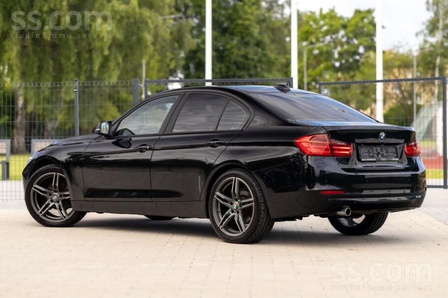 Black BMW 316 2014 in Riga, with an engine capacity of 1.60 L and mileage of 150 thousand km for 11900 €, photo 7 on AUTOMOTO.COM.LV