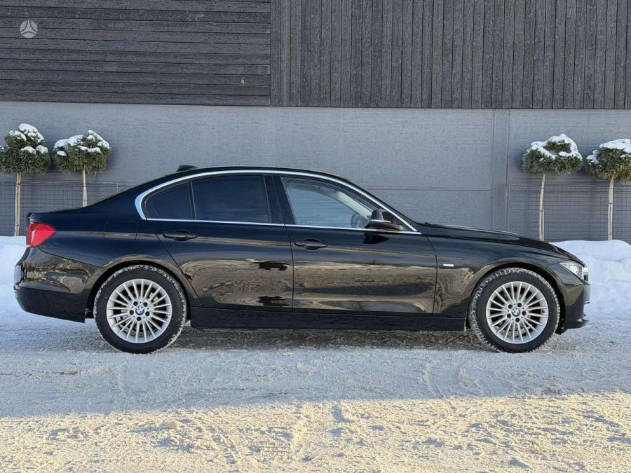 Black BMW 316 2015 in Siauliai, with an engine capacity of 2.00 L and mileage of 214 thousand km for 10550 €, photo 8 on AUTOMOTO.COM.LV