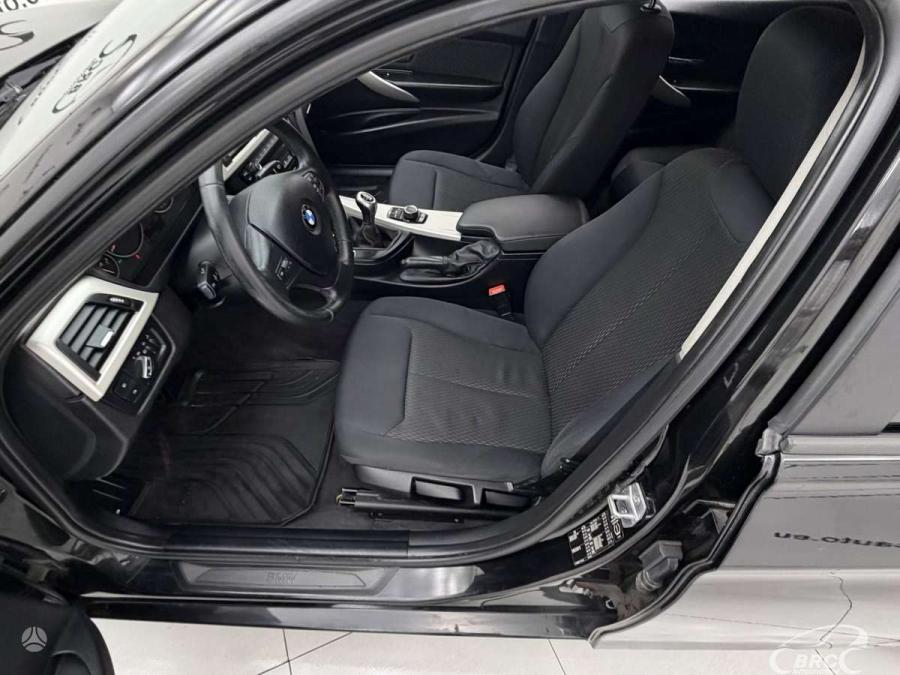 Melns BMW 316 2015 Viļņa, ar dzinēja tilpumu 1.60 L un nobraukumu 203 tūkst. km par 5900 €, foto 22 vietnē AUTOMOTO.COM.LV