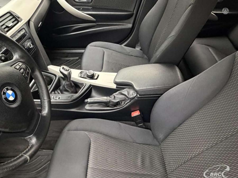Melns BMW 316 2015 Viļņa, ar dzinēja tilpumu 1.60 L un nobraukumu 203 tūkst. km par 5900 €, foto 25 vietnē AUTOMOTO.COM.LV