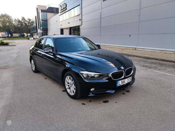 BMW 316 2015 in Vilnius on AUTOMOTO.COM.LV Black BMW 316 2015 in Vilnius, with an engine capacity of 1.60 L and mileage of 203 thousand km for 5950 €, photo 10 on AUTOMOTO.COM.LV