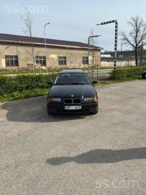 Black BMW 316 1995 in Riga, with an engine capacity of 1.60 L and mileage of 327 thousand km for 2750 €, photo  on AUTOMOTO.COM.LV