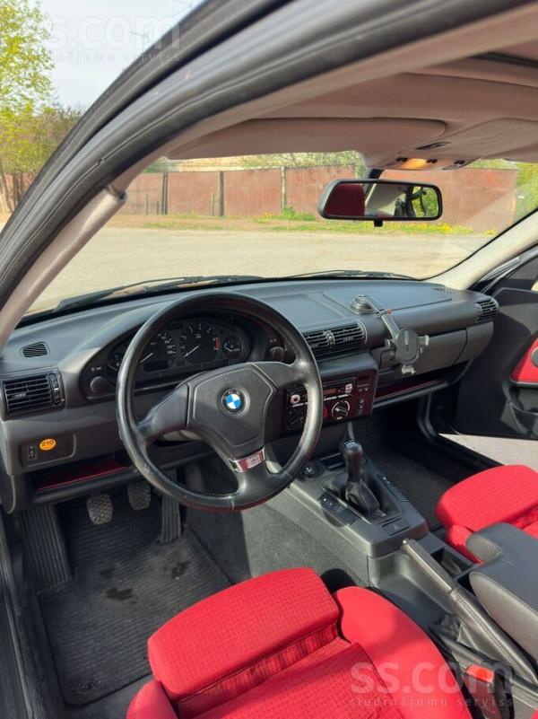 Black BMW 316 1995 in Riga, with an engine capacity of 1.60 L and mileage of 327 thousand km for 2750 €, photo 9 on AUTOMOTO.COM.LV