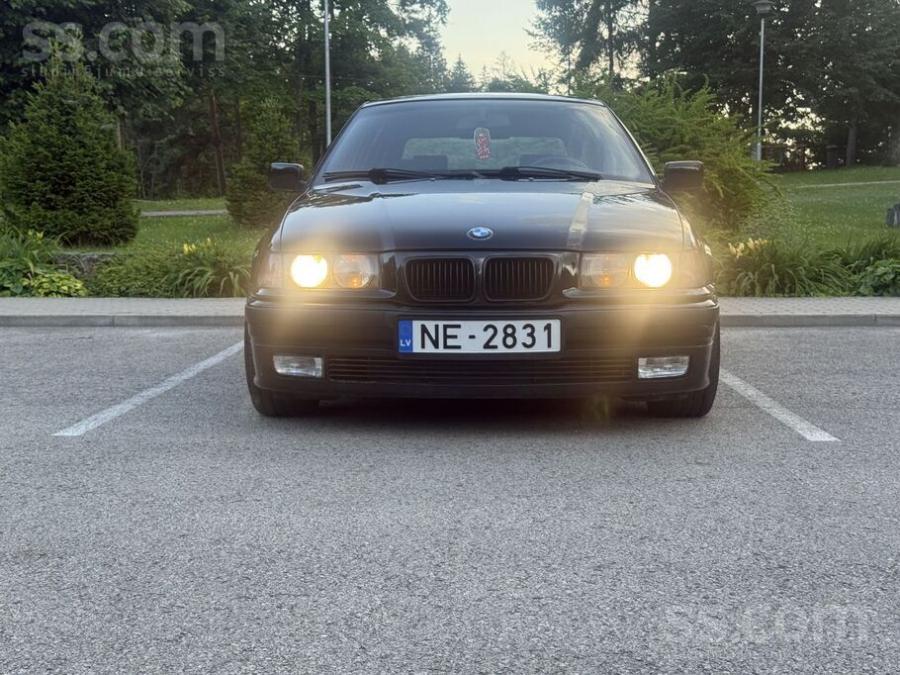 Black BMW 316 1998 in Riga, with an engine capacity of 1.60 L and mileage of 0 thousand km for 2400 €, photo 2 on AUTOMOTO.COM.LV