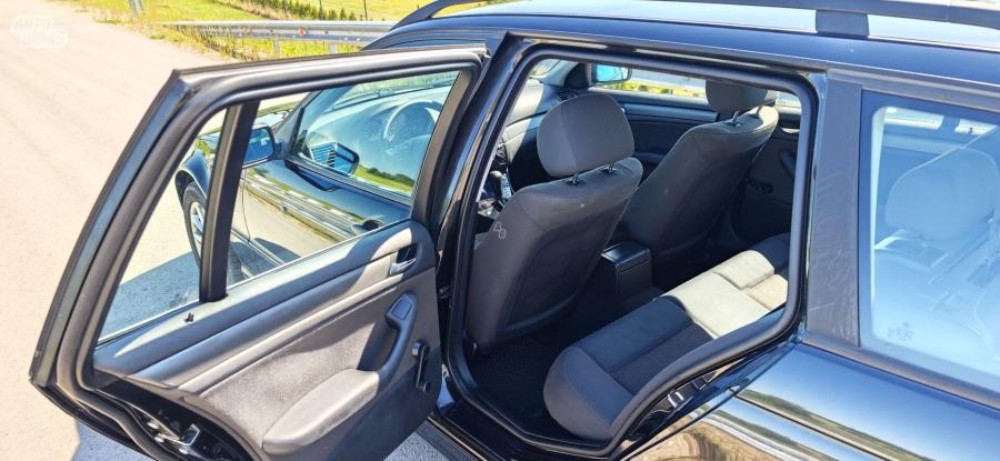 Black BMW 316 2004 in Kaunas, with an engine capacity of 1.80 L and mileage of 293 thousand km for 1500 €, photo 9 on AUTOMOTO.COM.LV