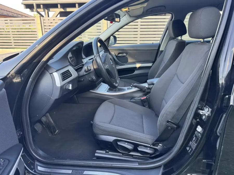 Melns BMW 316 2009 Jelgava, ar dzinēja tilpumu 1.60 L un nobraukumu 322 tūkst. km par 3890 €, foto 9 vietnē AUTOMOTO.COM.LV
