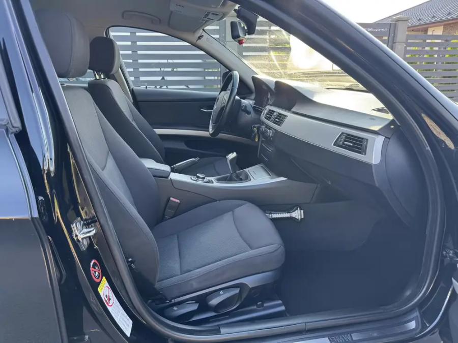 Melns BMW 316 2009 Jelgava, ar dzinēja tilpumu 1.60 L un nobraukumu 322 tūkst. km par 3890 €, foto 12 vietnē AUTOMOTO.COM.LV