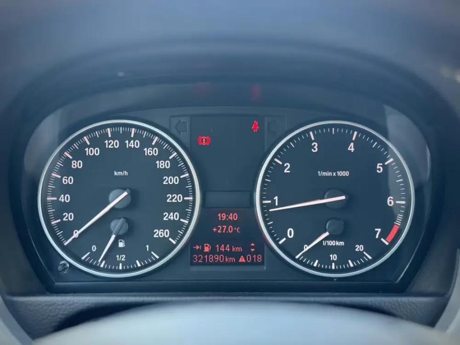 Melns BMW 316 2009 Jelgava, ar dzinēja tilpumu 1.60 L un nobraukumu 322 tūkst. km par 3890 €, foto 15 vietnē AUTOMOTO.COM.LV