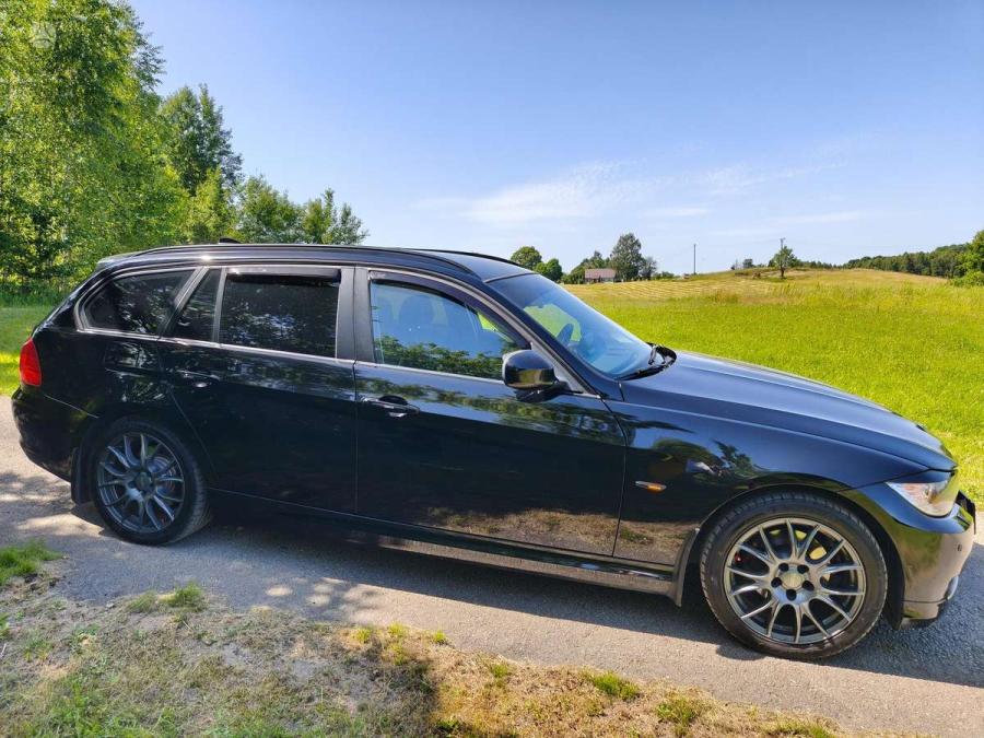 Black BMW 316 2010 in Trakai, with an engine capacity of 2.00 L and mileage of 291 thousand km for 3250 €, photo 5 on AUTOMOTO.COM.LV
