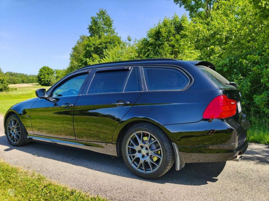 Black BMW 316 2010 in Trakai, with an engine capacity of 2.00 L and mileage of 291 thousand km for 3250 €, photo 18 on AUTOMOTO.COM.LV