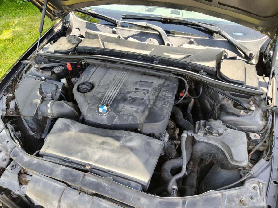Black BMW 316 2010 in Trakai, with an engine capacity of 2.00 L and mileage of 291 thousand km for 3250 €, photo 28 on AUTOMOTO.COM.LV