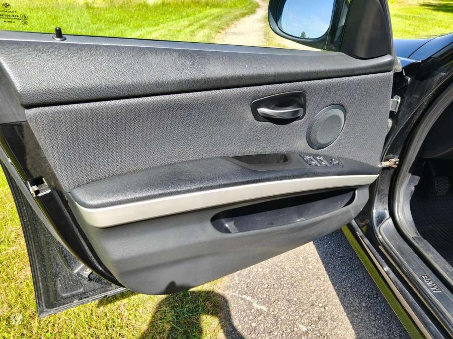 Black BMW 316 2010 in Trakai, with an engine capacity of 2.00 L and mileage of 291 thousand km for 3250 €, photo 30 on AUTOMOTO.COM.LV