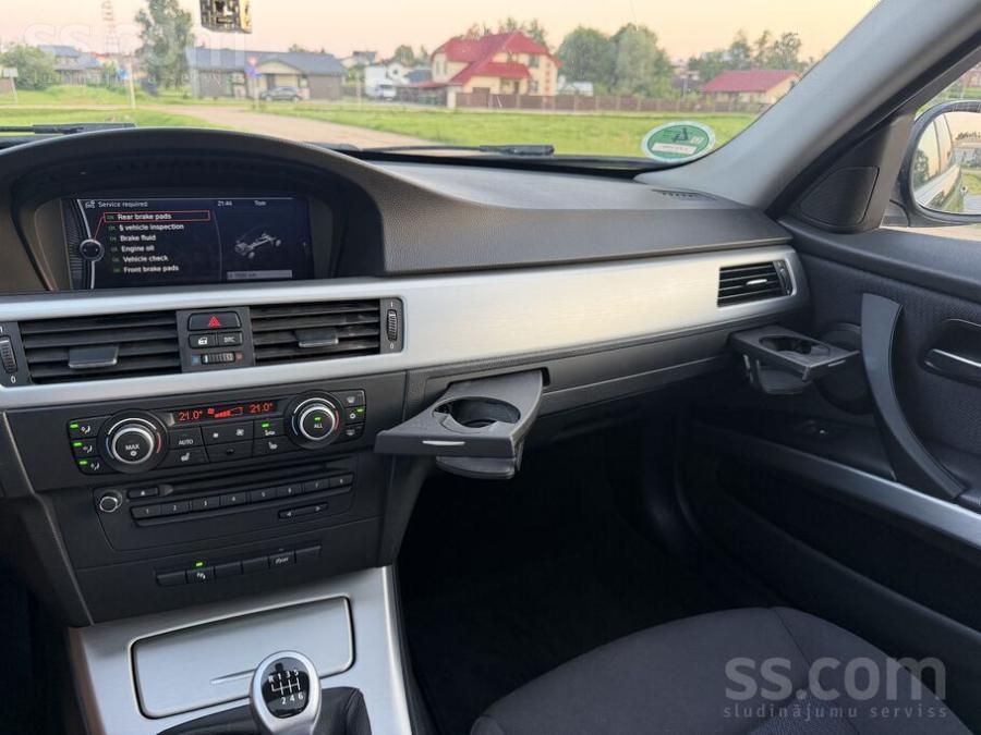 Melns BMW 316 2010 Valmiera, ar dzinēja tilpumu 2.00 L un nobraukumu 285 tūkst. km par 4400 €, foto 23 vietnē AUTOMOTO.COM.LV