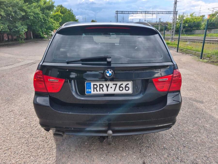 Black BMW 316 2010 in Siauliai, with an engine capacity of 2.00 L and mileage of 258 thousand km for 3950 €, photo 6 on AUTOMOTO.COM.LV