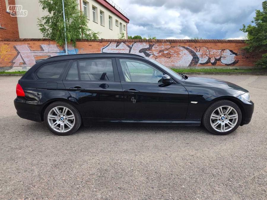 Black BMW 316 2010 in Siauliai, with an engine capacity of 2.00 L and mileage of 258 thousand km for 3950 €, photo 8 on AUTOMOTO.COM.LV