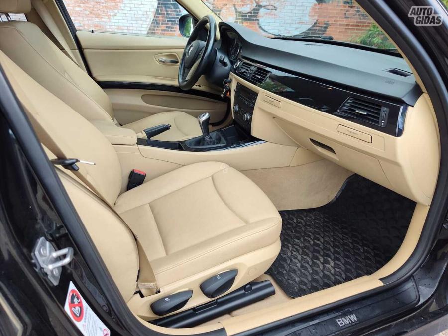 Black BMW 316 2010 in Siauliai, with an engine capacity of 2.00 L and mileage of 258 thousand km for 3950 €, photo 15 on AUTOMOTO.COM.LV